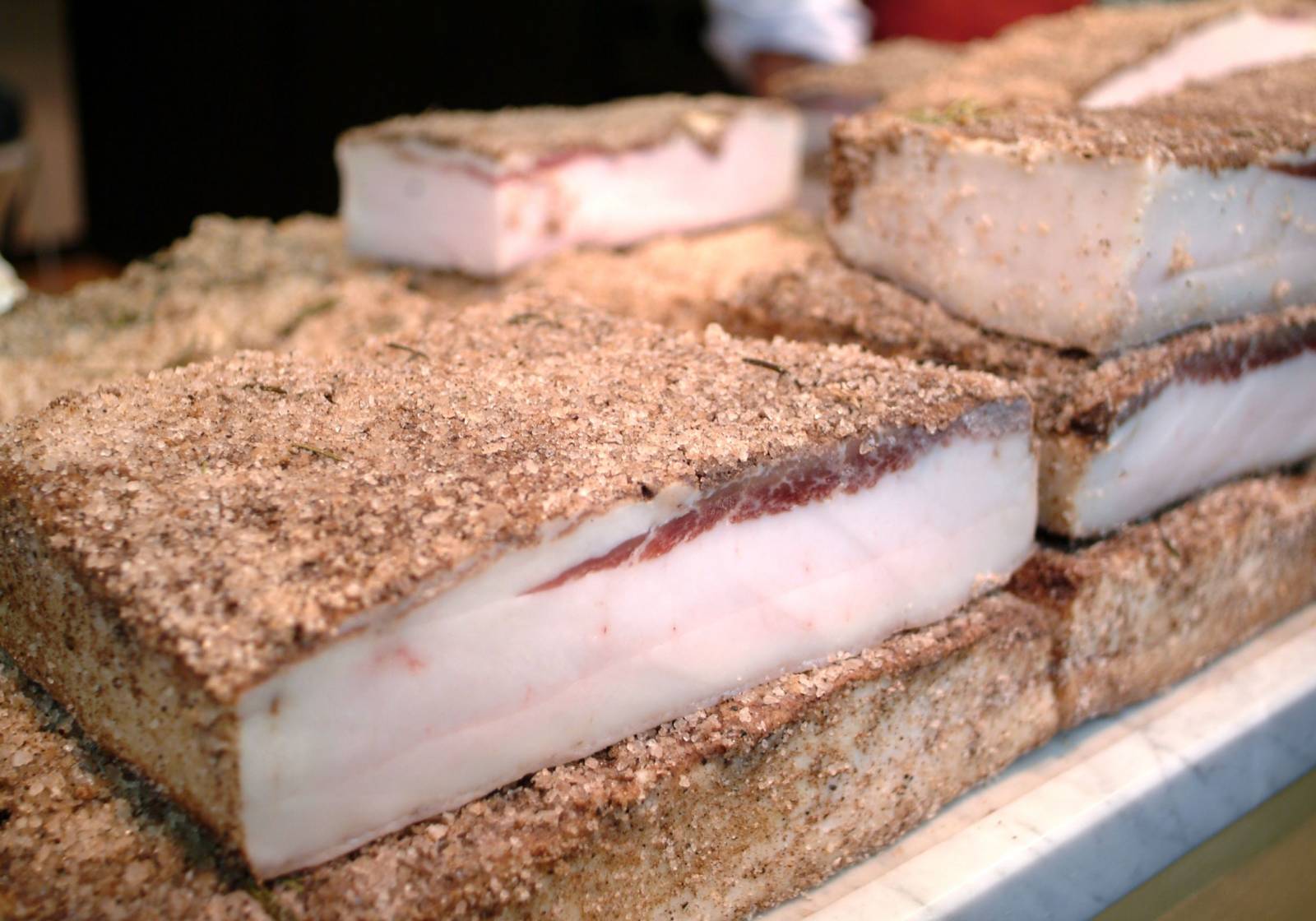 Le Lard de Colonnata ou lardo di Colonnata, le bon gras venu des alpes ...